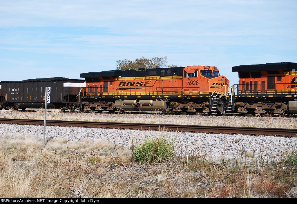 BNSF 5928